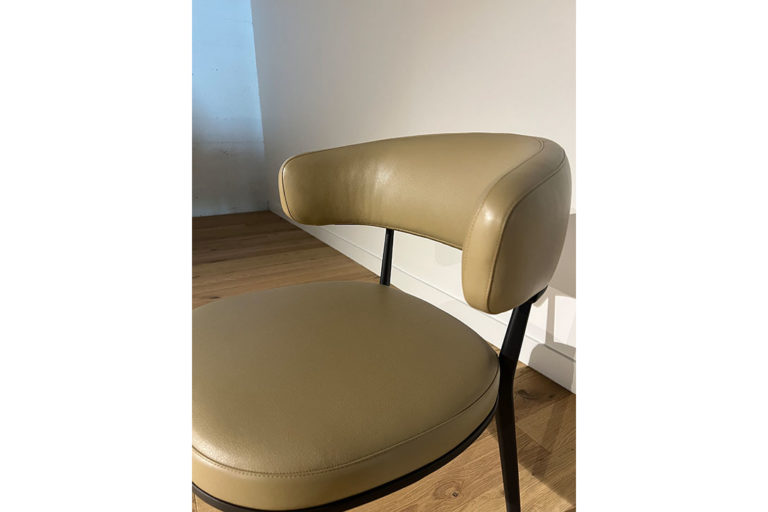 Caratos Low Lounge Chair - Maxalto | Studio Como
