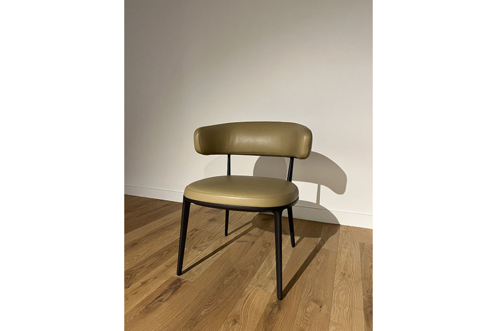 Caratos Low Lounge Chair - Maxalto | Studio Como