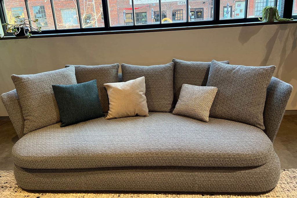Apollo Sofa & Dormeuse | Studio Como