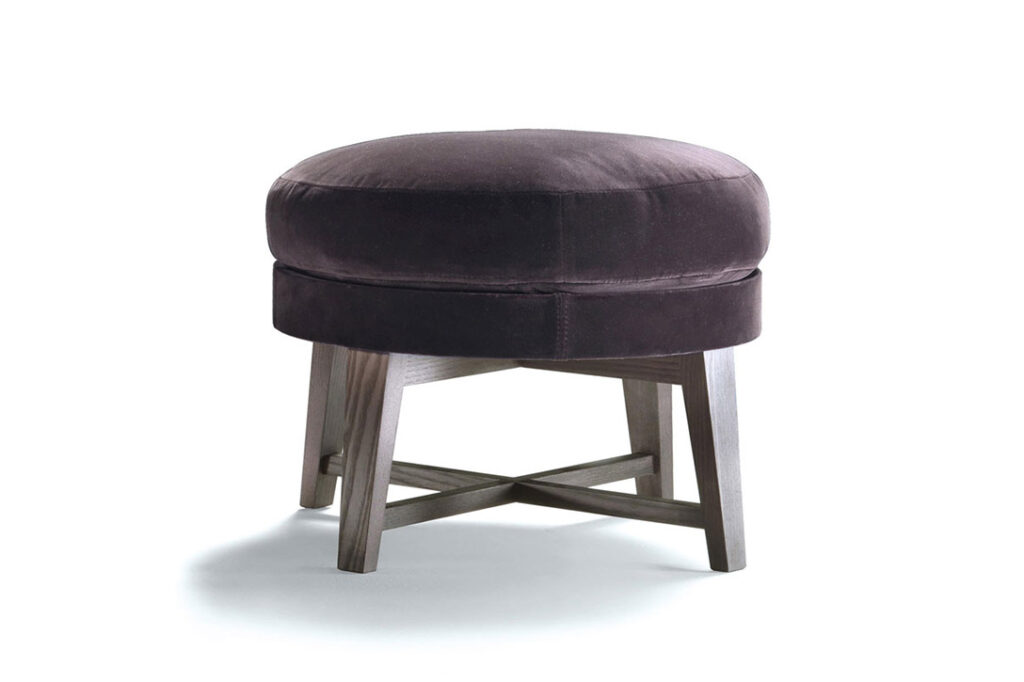Feel Good Ottoman - Wood Base - Flexform | Studio Como
